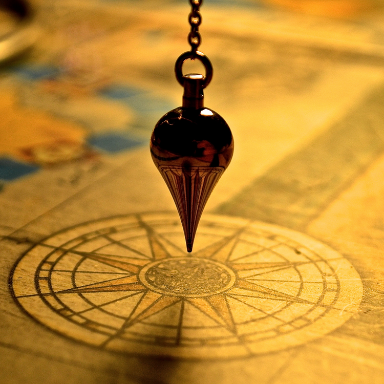 An Introduction to Pendulums & Pendulum Boards – Moon Mysticraft